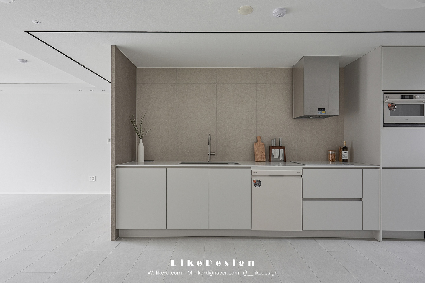 [25py] 깔끔한 무몰딩으로 더욱 넓어보이는 국민평수 25평 인테리어! 동대문 답십리래미안위브 307동 | 라이프스타일 슈퍼앱, 오늘의집