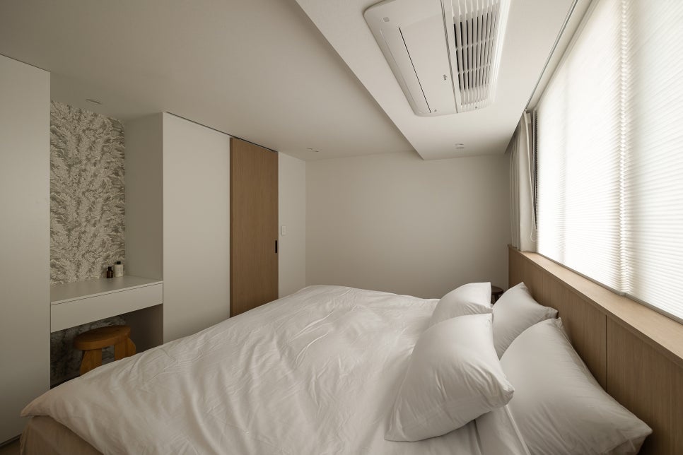 안방 욕실의 구조변경, 고급 디테일 체크!_ 응봉 대림강변타운 아파트 32PY APT | 라이프스타일 슈퍼앱, 오늘의집