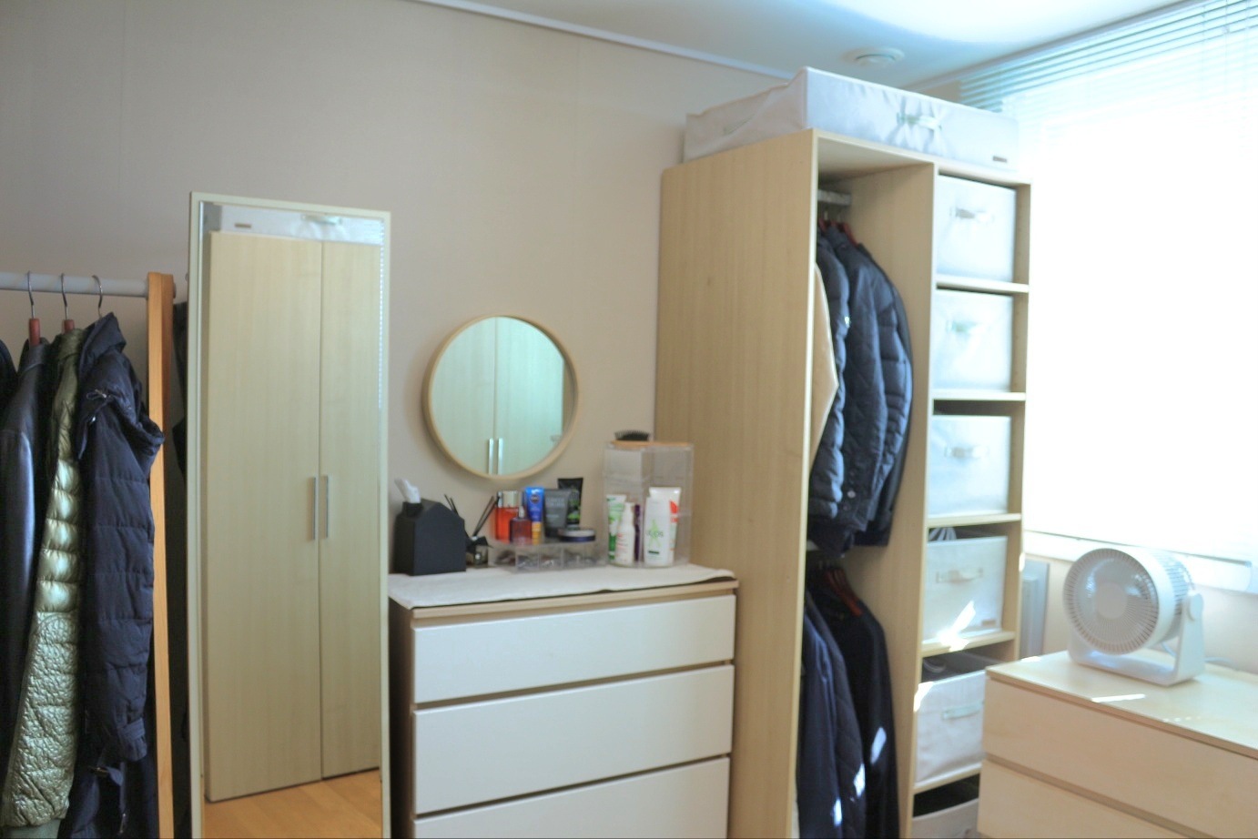 '디노 엘린 전신거울 행거 4종 택1' 제품으로 꾸민 유저들의 스타일링샷 | 오늘의집 유저들의 집꾸미기