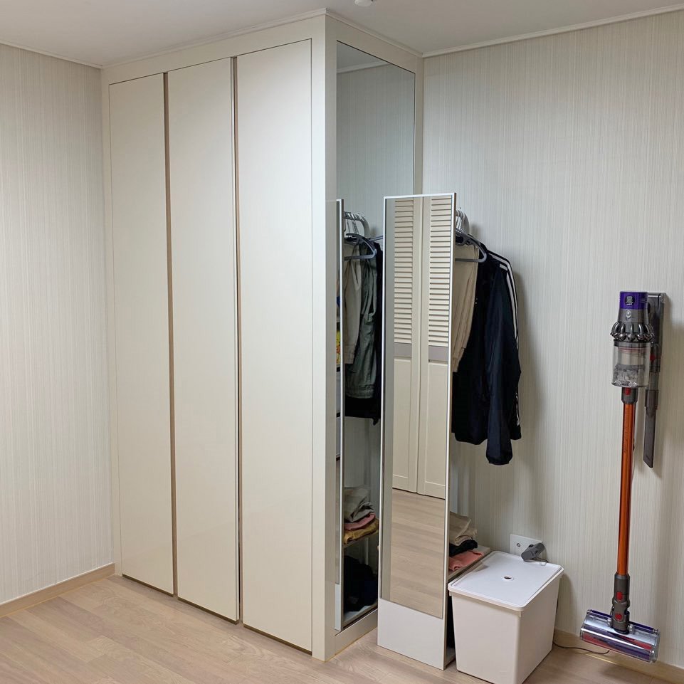 '디노 엘린 전신거울 행거 4종 택1' 제품으로 꾸민 유저들의 스타일링샷 | 오늘의집 유저들의 집꾸미기