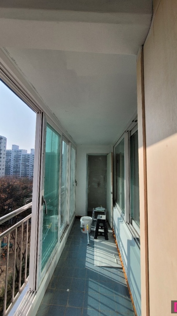 분당 정자동 아파트 발코니베란다결로곰팡이페인트시공 라이프스타일 슈퍼앱 오늘의집