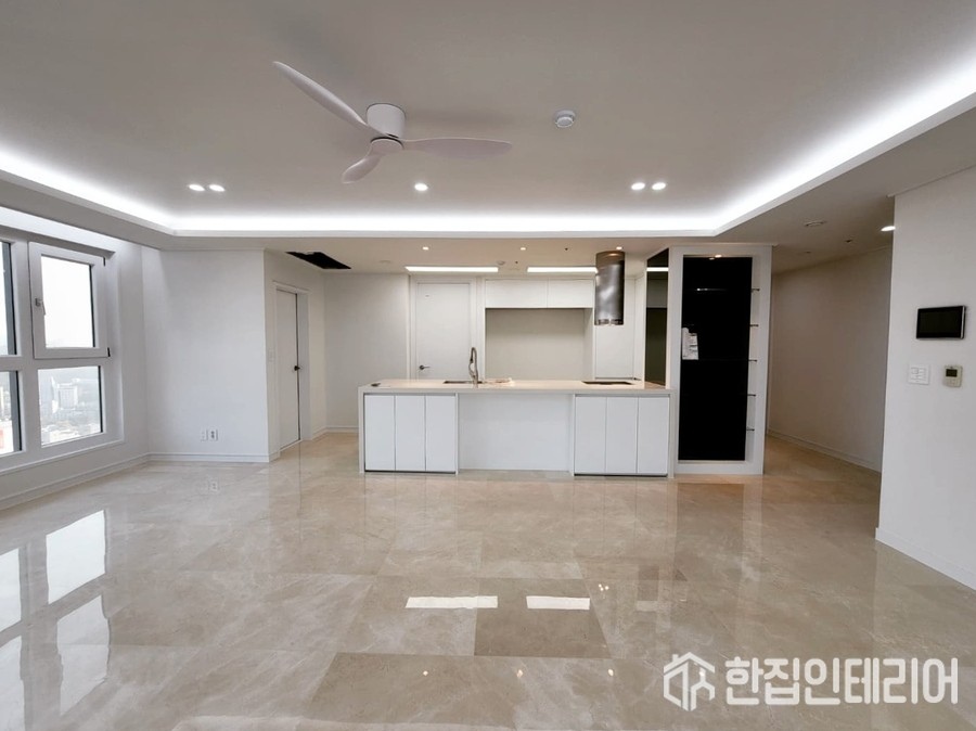 영통대우월드마크49평형 한층 더 고급스러운 인테리어 라이프스타일 슈퍼앱 오늘의집