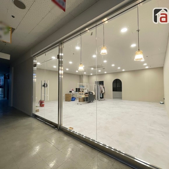 옷가게창업 온라인쇼핑몰 사무실 겸용 의류매장 라이프스타일 슈퍼앱 오늘의집