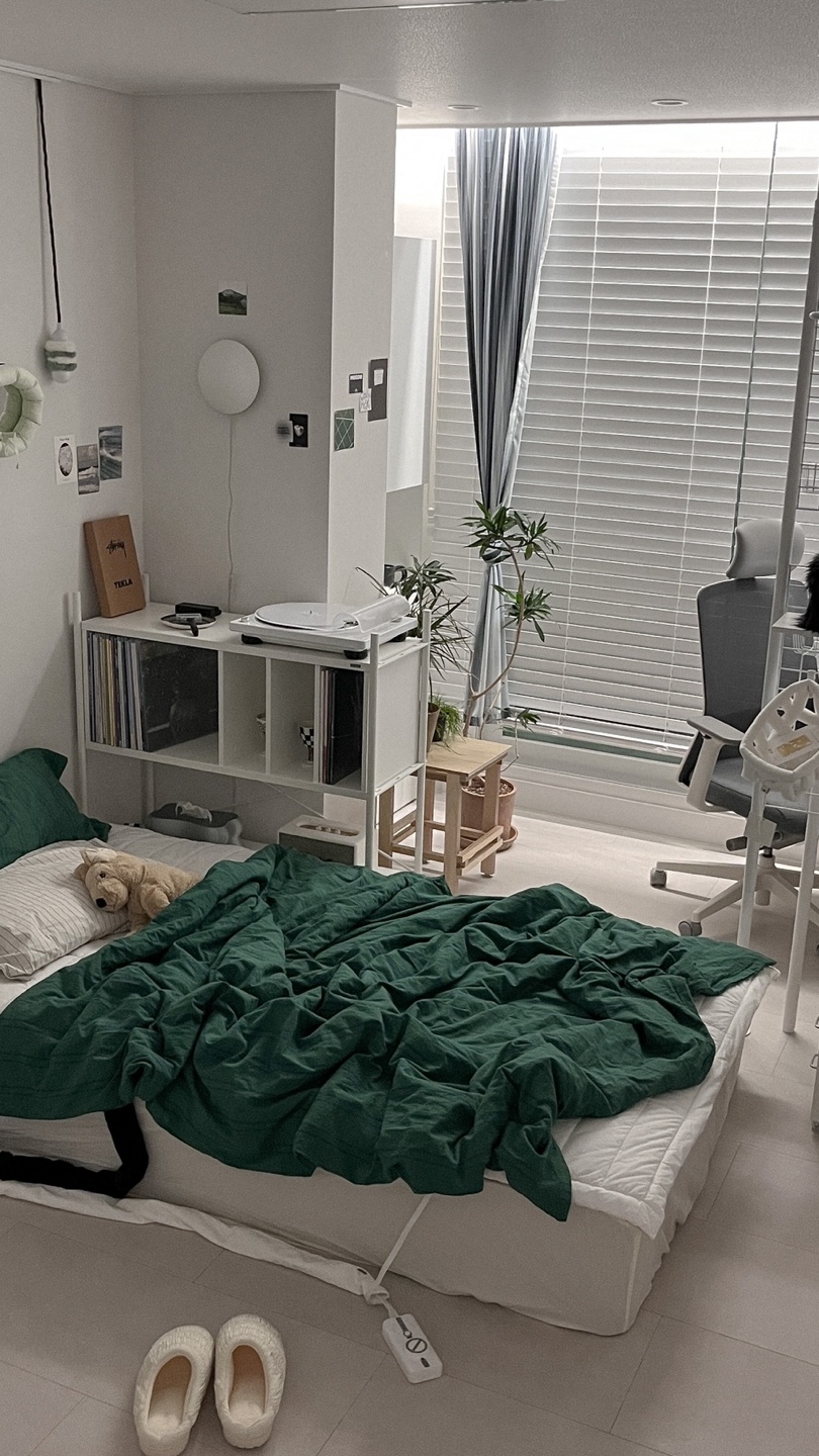 방꾸에 진심 무채색 And 맥시멀로 채운 3평짜리 내 방 라이프스타일 슈퍼앱 오늘의집