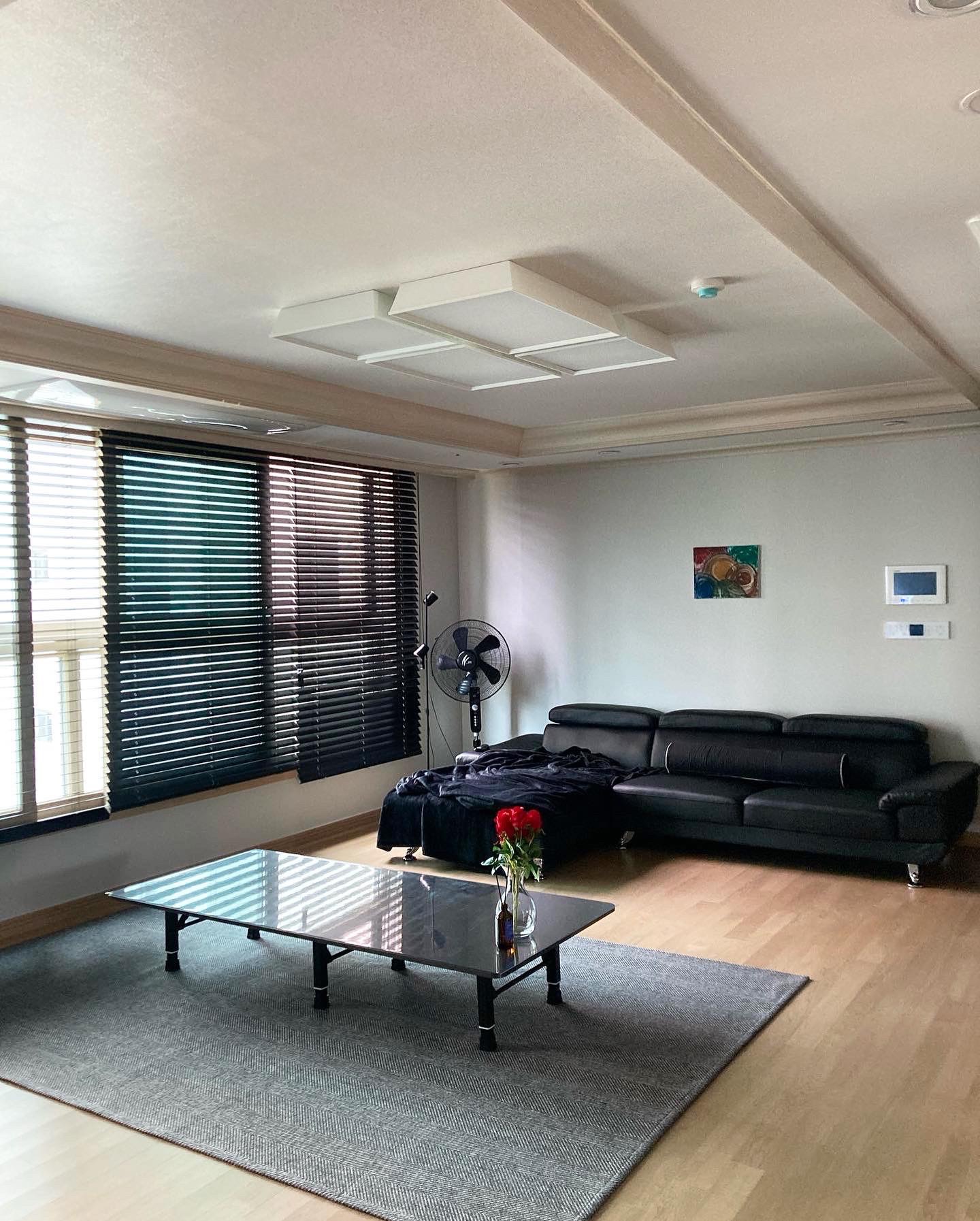 '하이그로시 대형쌍다리 4단 높이조절다리 접이식 테이블 1800x800' 제품으로 꾸민 유저들의 스타일링샷 | 오늘의집 유저들의 ...