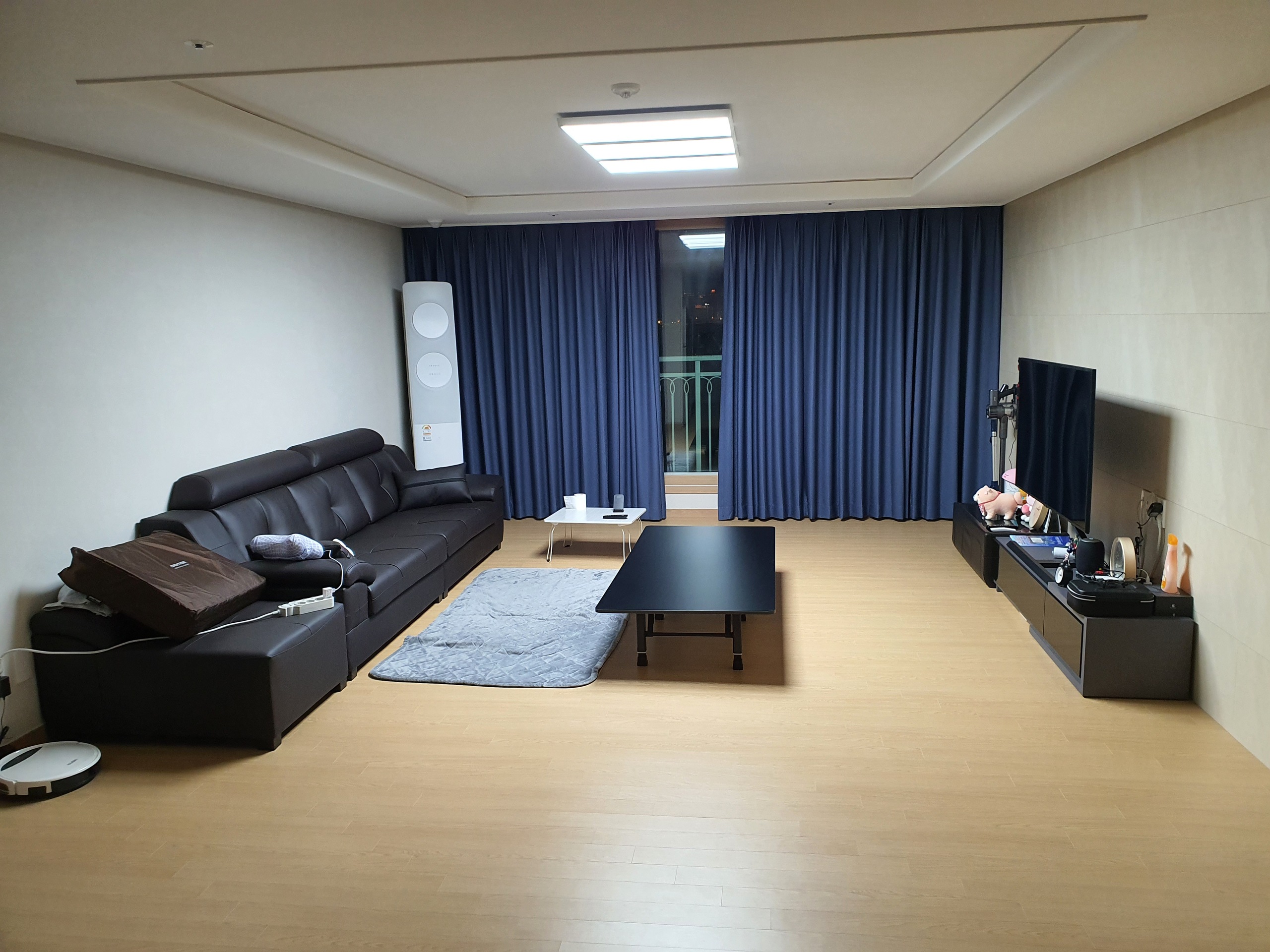 '하이그로시 대형쌍다리 4단 높이조절다리 접이식 테이블 1800x800' 제품으로 꾸민 유저들의 스타일링샷 | 오늘의집 유저들의 ...