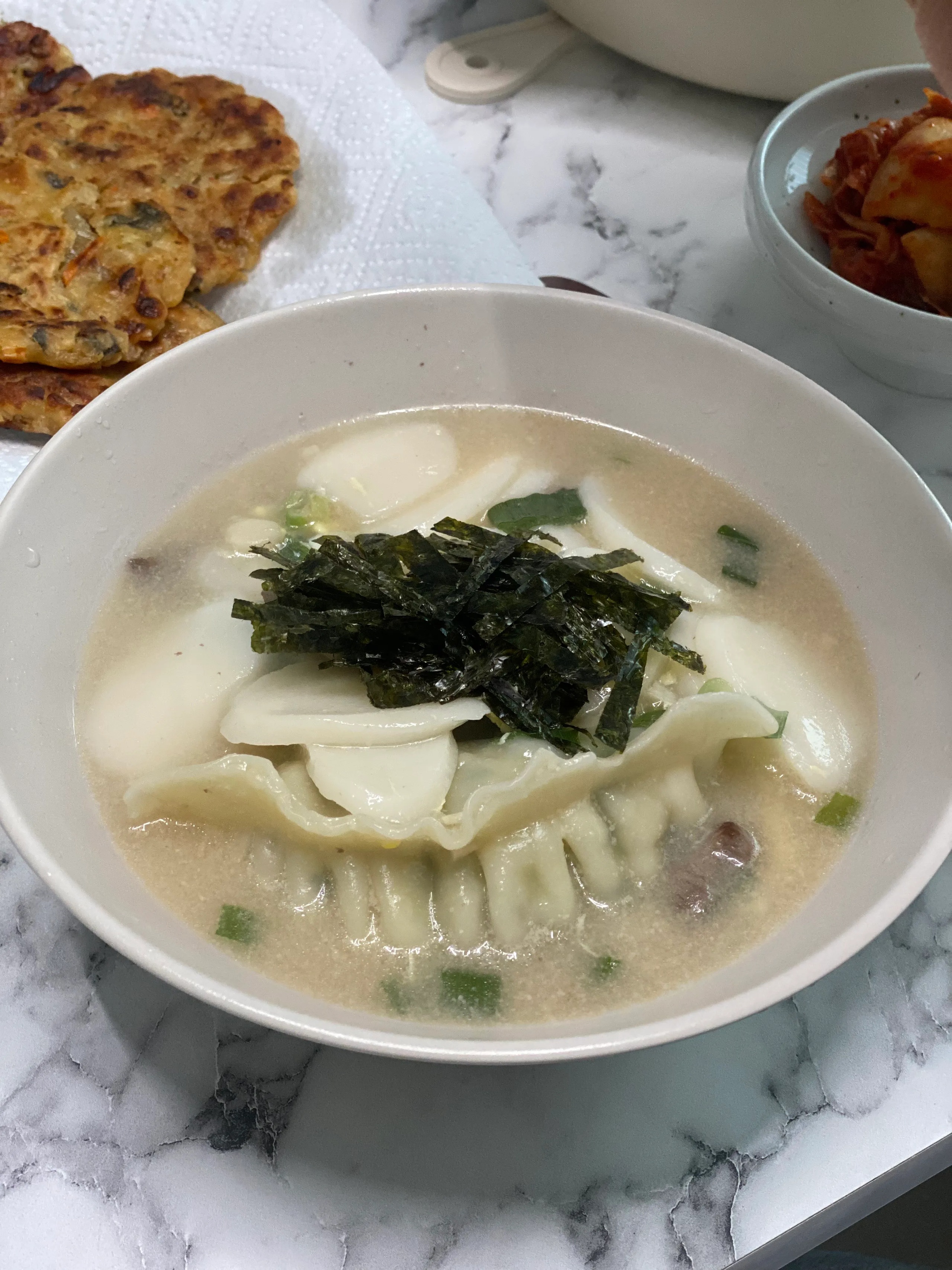 '국내산 한식기 도자기 면기 우동기 라면기 3color' 제품으로 꾸민 유저들의 스타일링샷 | 오늘의집 유저들의 집꾸미기