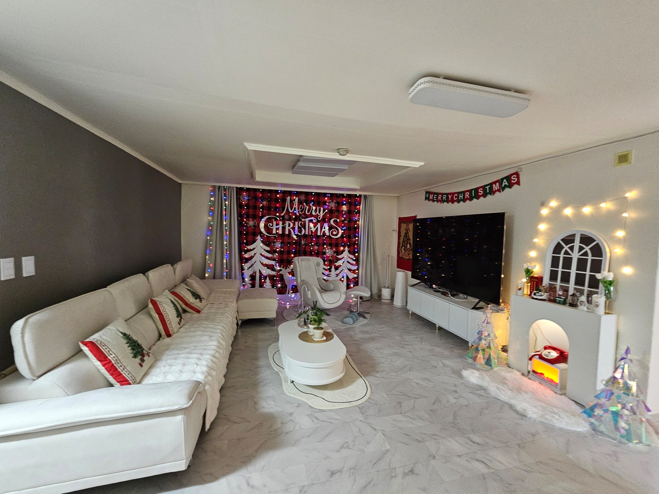 '밀라노 1800 거실장 라운드 3D 템바 티비다이 티비장 높은거실장 2colo' 제품으로 꾸민 유저들의 스타일링샷 | 오늘의집 유저들의 집꾸미기