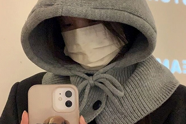기타생활잡화 따뜻한 니트 바라클라바 따스넥워머 겨울방한모자 후드 니트 머플러 루즈핏 버튼 바라클라바 오늘의집 쇼핑