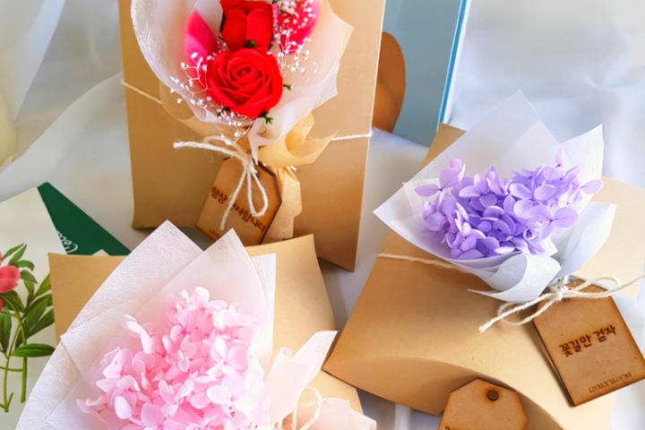 꽃다발·플라워박스 커스텀 레터링 부케 프리저브드 플라워 축하 꽃다발 생일 선물 화환 오늘의집 쇼핑