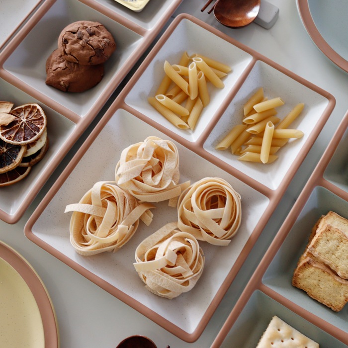 식판·나눔접시 > 국산 도자기 그린들리 클레이 3칸 접시 대 1p 2color | 오늘의집 쇼핑