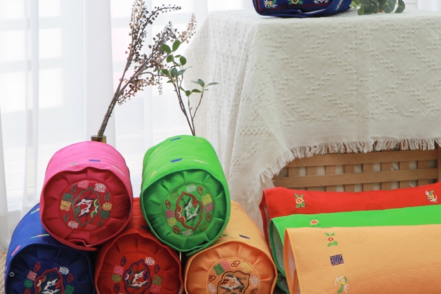 자연소재·목침베개 국내산 양단 전통 한실 자수복 원형 메밀베개 속통포함 5colors 오늘의집 쇼핑