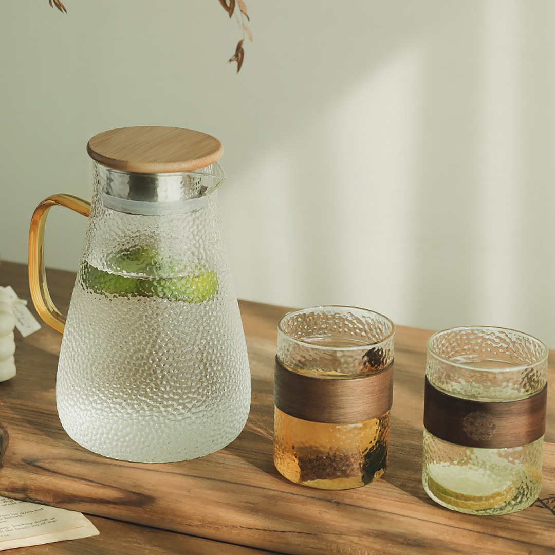 물병·저그·디스펜서 > 도트 패턴 내열유리 물병 1.5L 물컵300ml 2p 세트 | 오늘의집 쇼핑