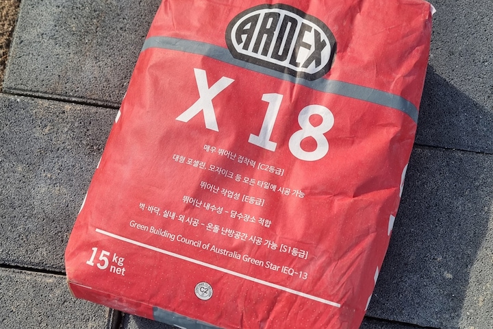 타일·파벽돌 대형 타일본드 X18 탄성접착제 오늘의집 쇼핑