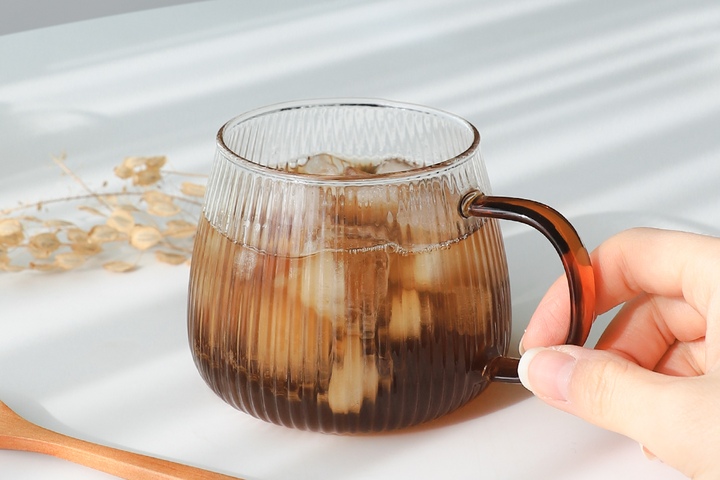유리컵·물컵 감성적인 홈카페 컬러핸들 유리컵 400ml 오늘의집 쇼핑
