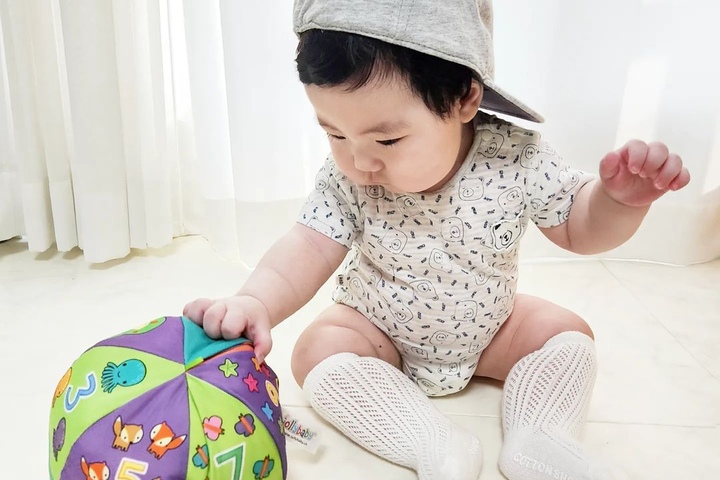 신생아·영아완구 헝겊공 촉감놀이 장난감 아기 헝겊책 신생아 선물 오늘의집 쇼핑