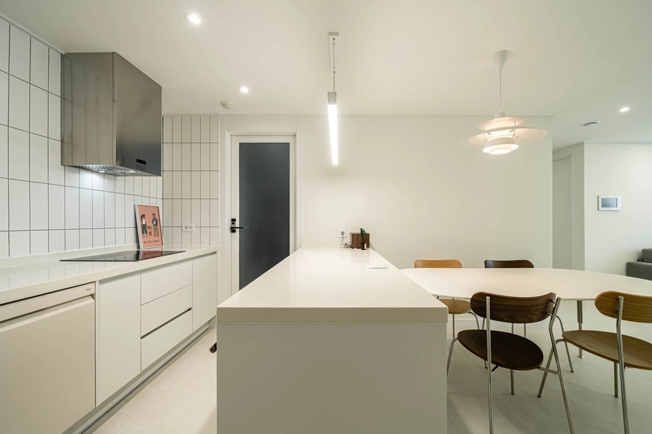 모던한 무드에 클래식 한스푼_ 세종시 한뜰마을 2단지 33PY | 라이프스타일 슈퍼앱, 오늘의집