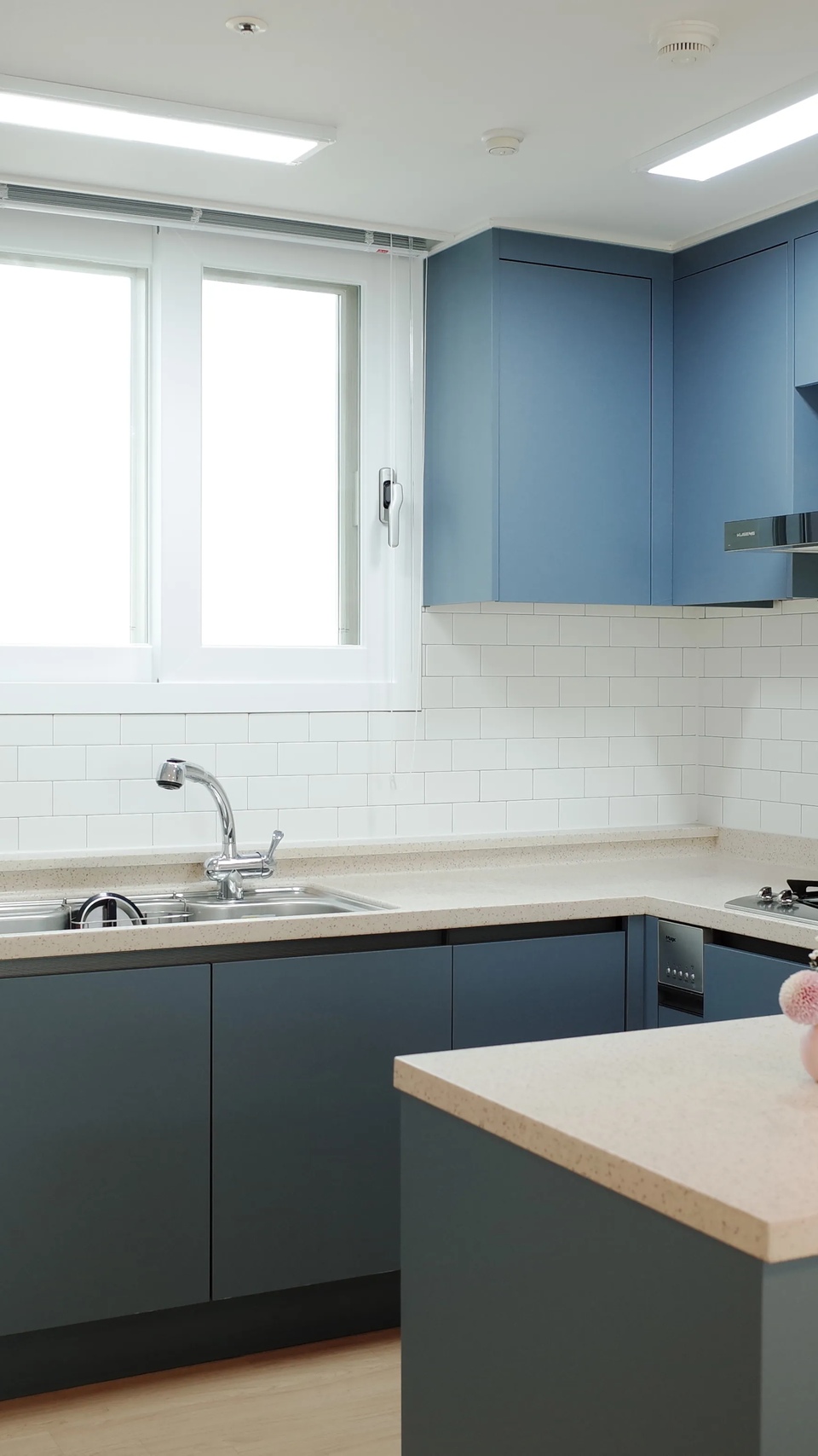 편안한 그레이무드의 신혼집 부분인테리어와 스타일링으로 완성한 동탄역 시범우남퍼스트빌29평 인테리어 라이프스타일 슈퍼앱 오늘의집